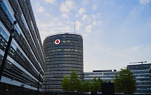 STRABAG PFS baut Partnerschaft mit Vodafone aus - Facility Management ...
